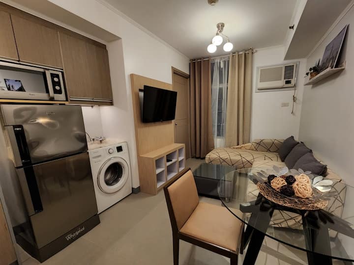 1 Bedroom Well-maintained Condo @Makati Ave. - Makati