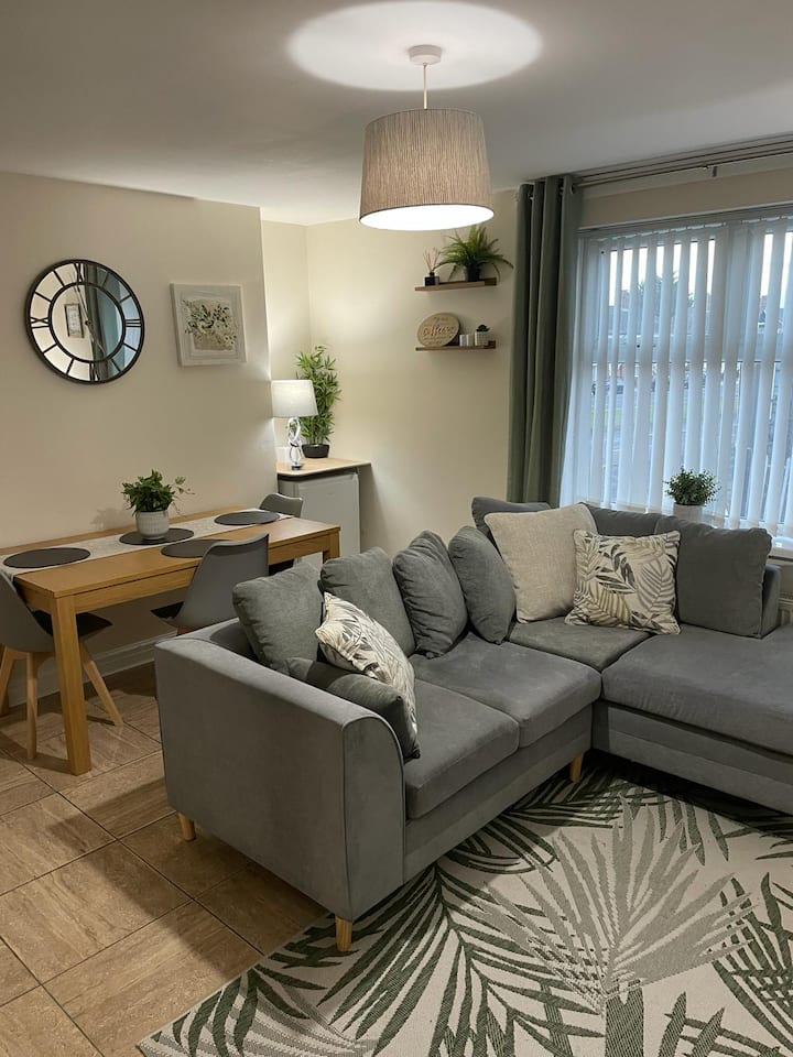 Apartment 2, Luxury For 6 Persons - Guernsey