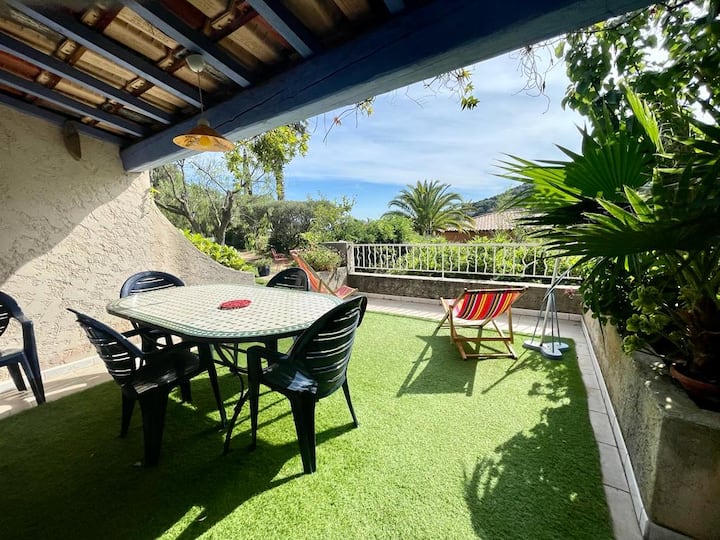 À 250 M De La Plage, Calme, Parking Attenant - Plage de Pramousquier