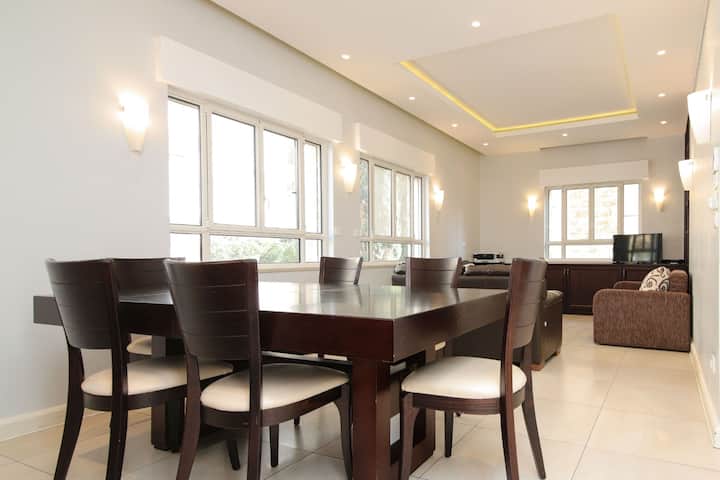 Bright, Spacious, & Homey Rechavia Apartment - Jérusalem