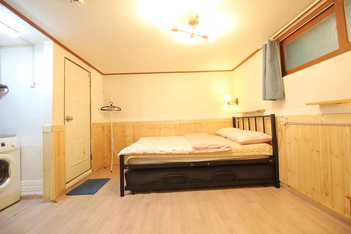 Nice Flat For Family@hongdae/shinchon Sta - Seoul