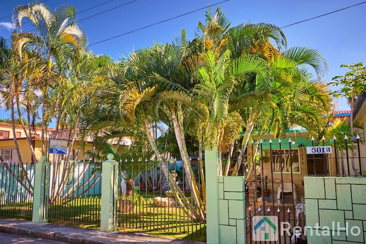 *Enjoy Your Holidays In My House And Cozy Garden* - Varadero