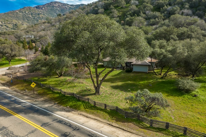 Next To Park Entrance And Pet Friendly! - Kings Canyon National Park