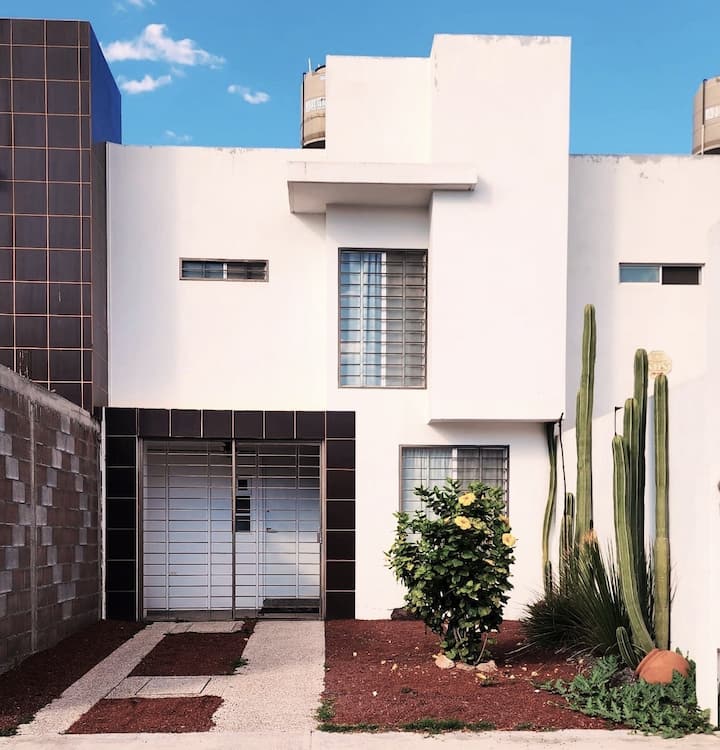 Luxury House, In The Heart Of The Industrial Zone - San Luis Potosí