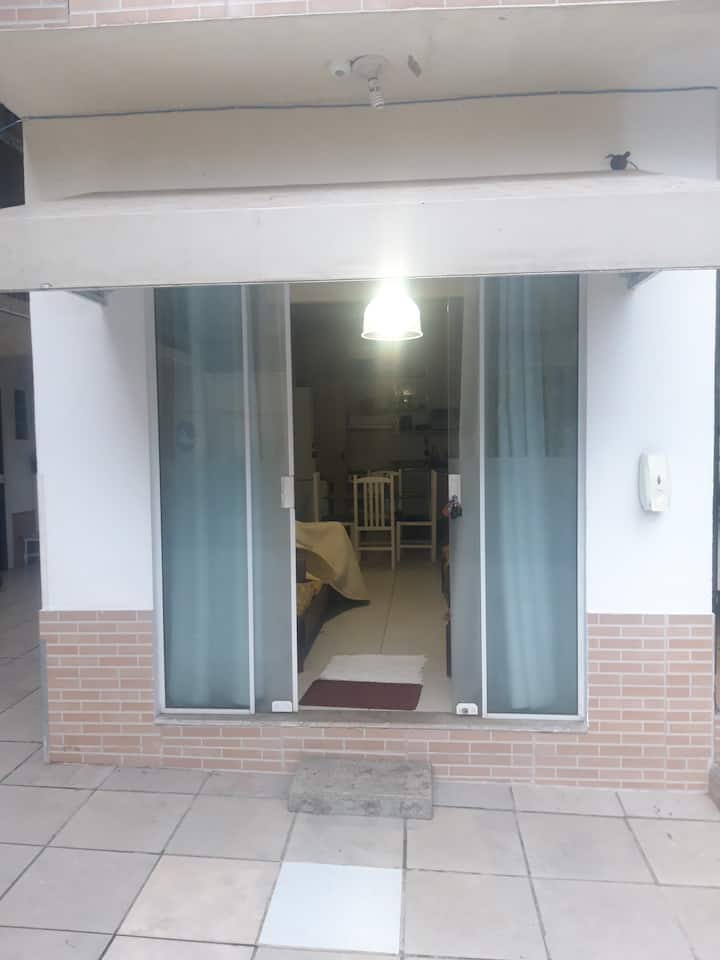 B.camboriu  Centro Kitinete  Garag. Ar Cond. 2quar - Balneario Camboriú