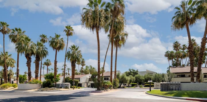 Winter With Us In Palm Springs! - Palm Springs, CA