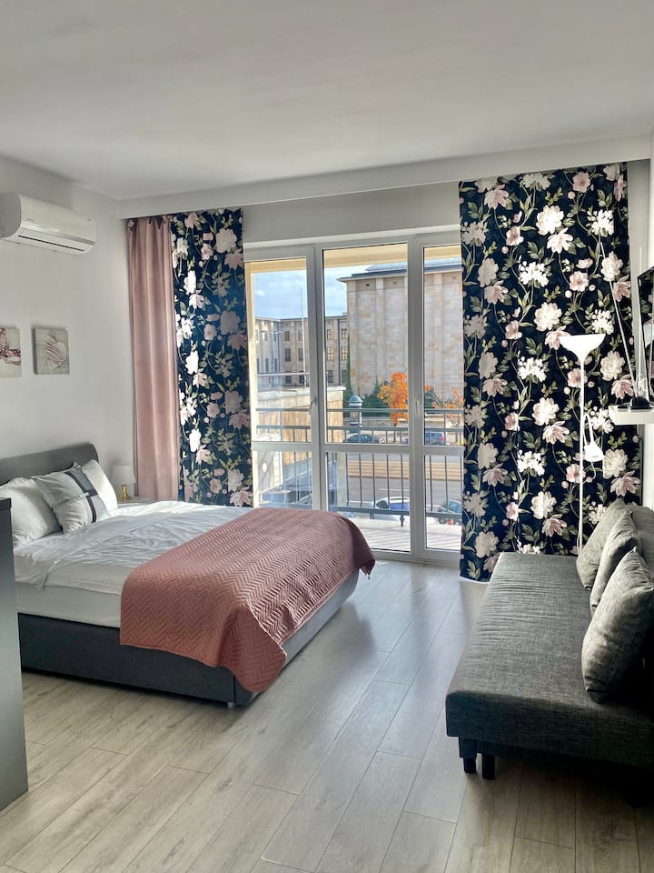 Apartment With The Balcony And Museum View - Varsavia