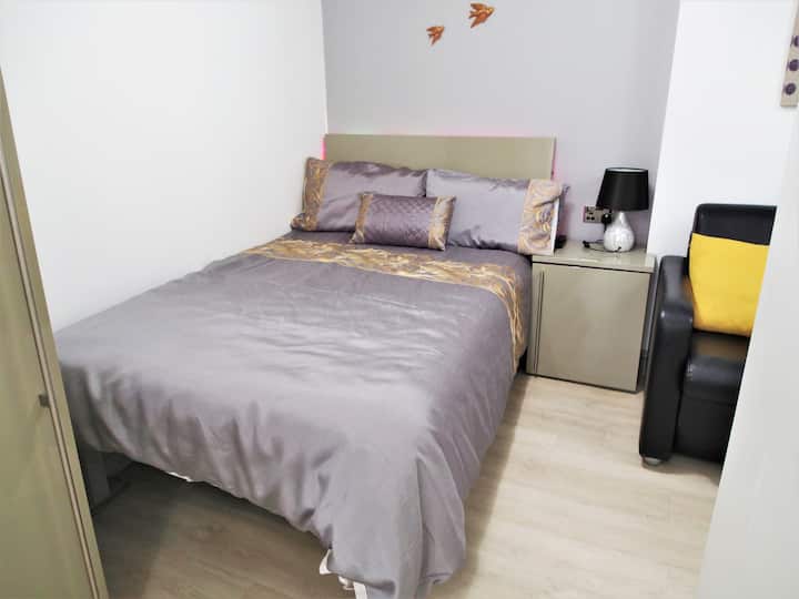 Entire 1 Bed Apt -8 Min Walk To Piccadilly Station - Manchester