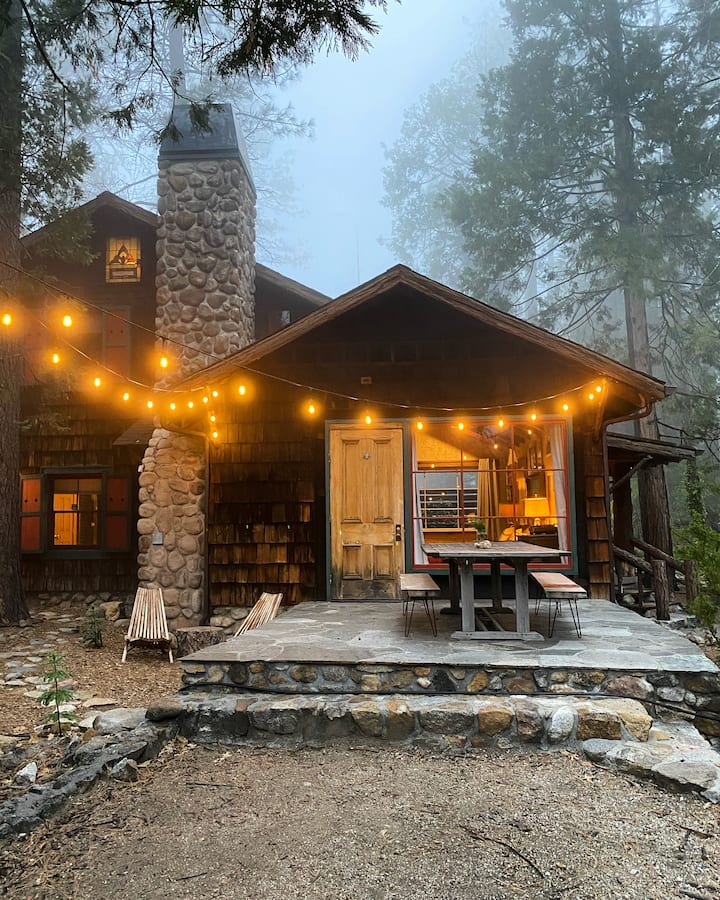 Historic Owl Pine Cabin: Creek+town+nature - Idyllwild-Pine Cove, CA