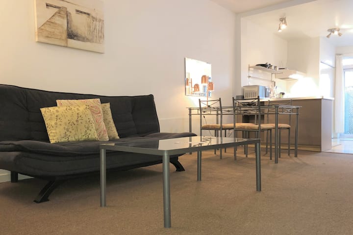 Paradis-piétons; Super Quartier, Confortable (E) - Montreal