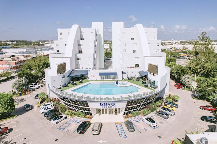 Nuvo Suites Hotel - Executive King Suite - South Lake, Miami