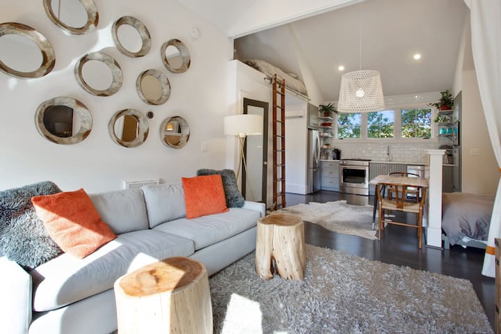 Carriage House For Getaways Or Visiting Masseurs - Atlanta, GA