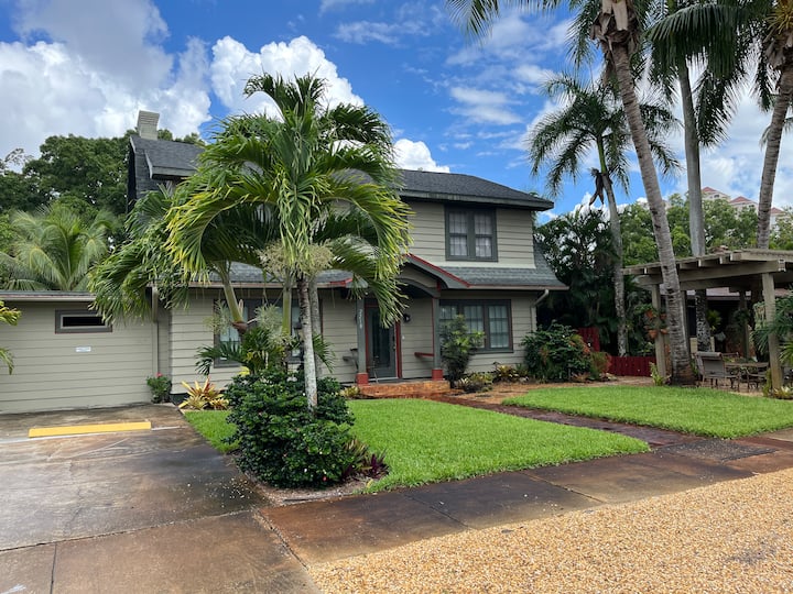 Royal Palm-dec. Intro Rate$100/n! (Normally $210n) - Fort Myers