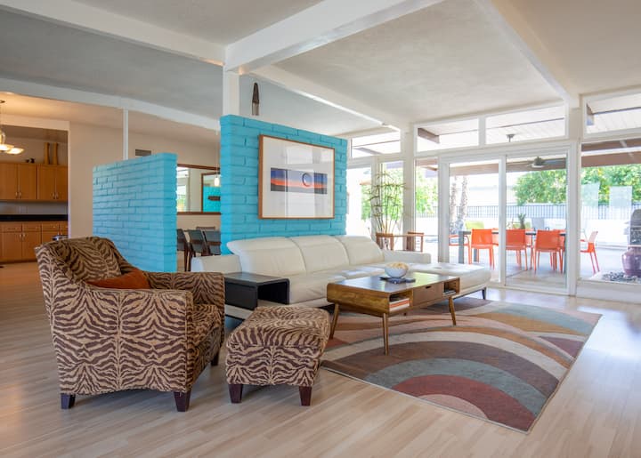 Desert Escape Centrally Located - Palm Springs, CA