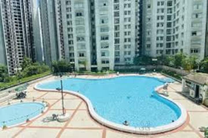 Taikoo Shing Luxury High-floor Apt - Hong Kong