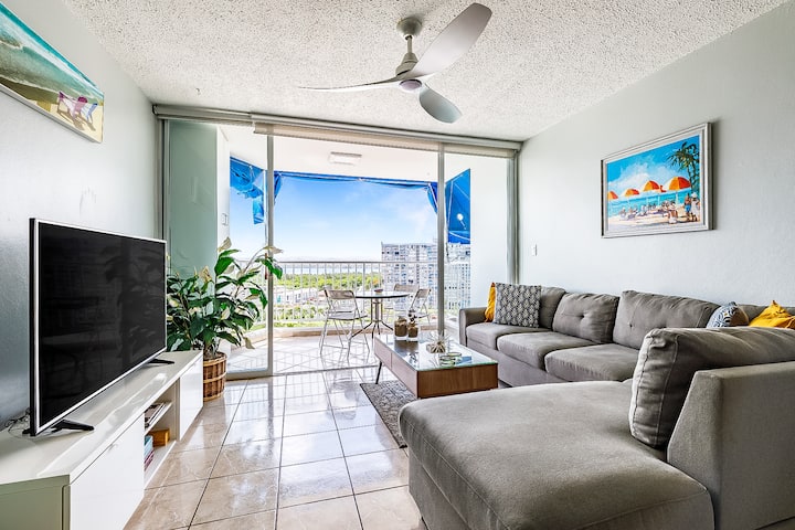 Bright Idyllic Escape On Beach W/ Xl Pool +Parking - San Juan