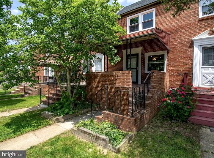 Quiet Cozy Baltimore Home - Baltimore, MD