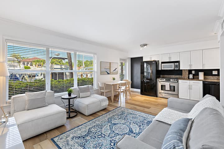 Waterfront Condo Near Las Olas And Beach - Fort Lauderdale