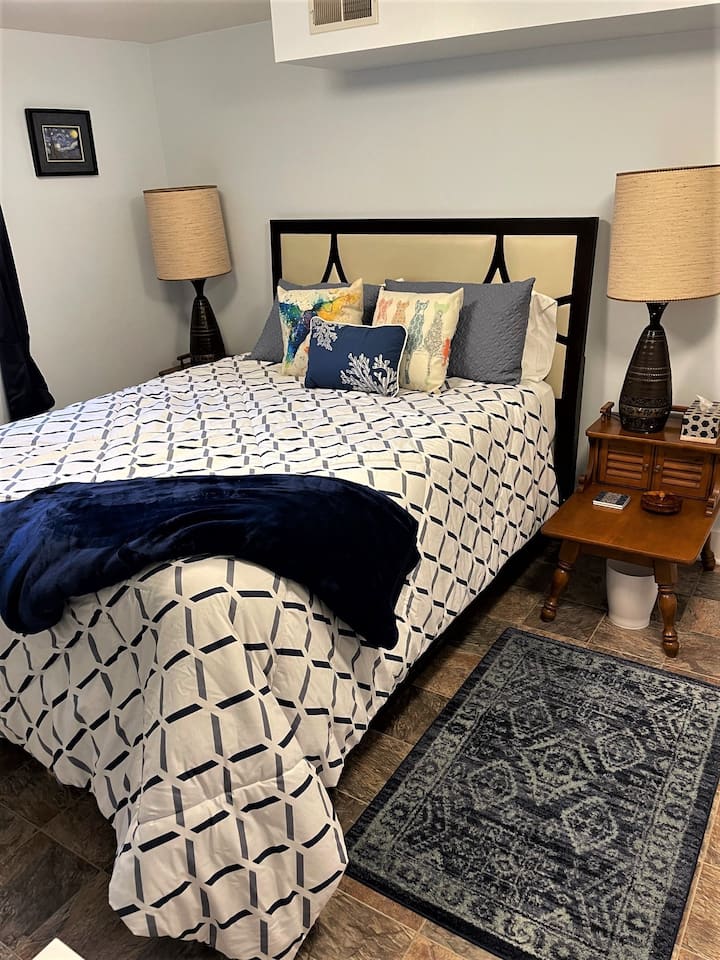Eclectic Urban Oasis, Relaxing Suite Near U Of P - Portland, OR