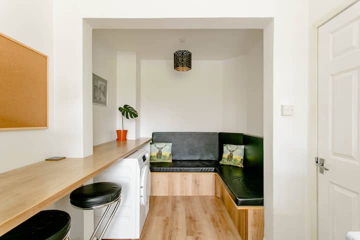 Lovely Private Double Bedroom, Ensuite And Parking - Aberdeen, UK