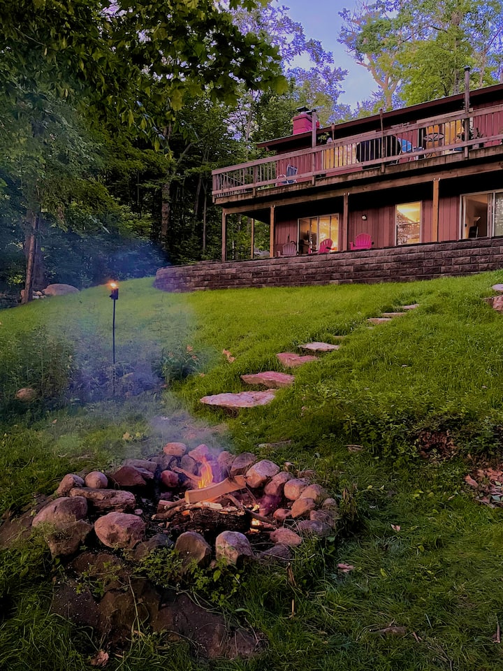 Mountain View Forest Chalet Near Trails And Town - 맨체스터