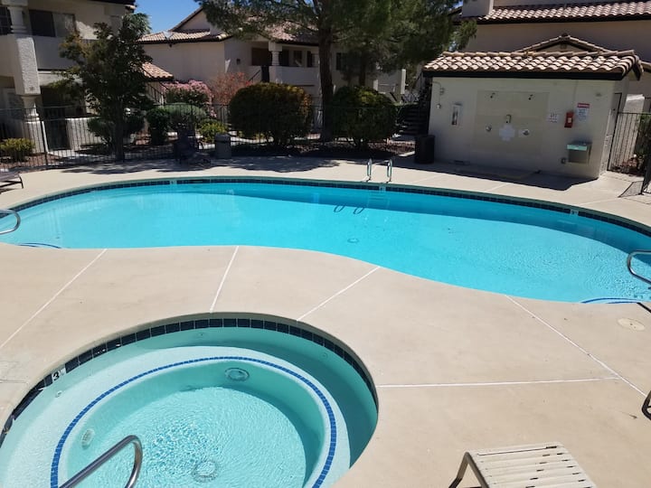 Upscale 2 Bd 2 Ba Summerlin Condo (30 Days Min.) - Las Vegas