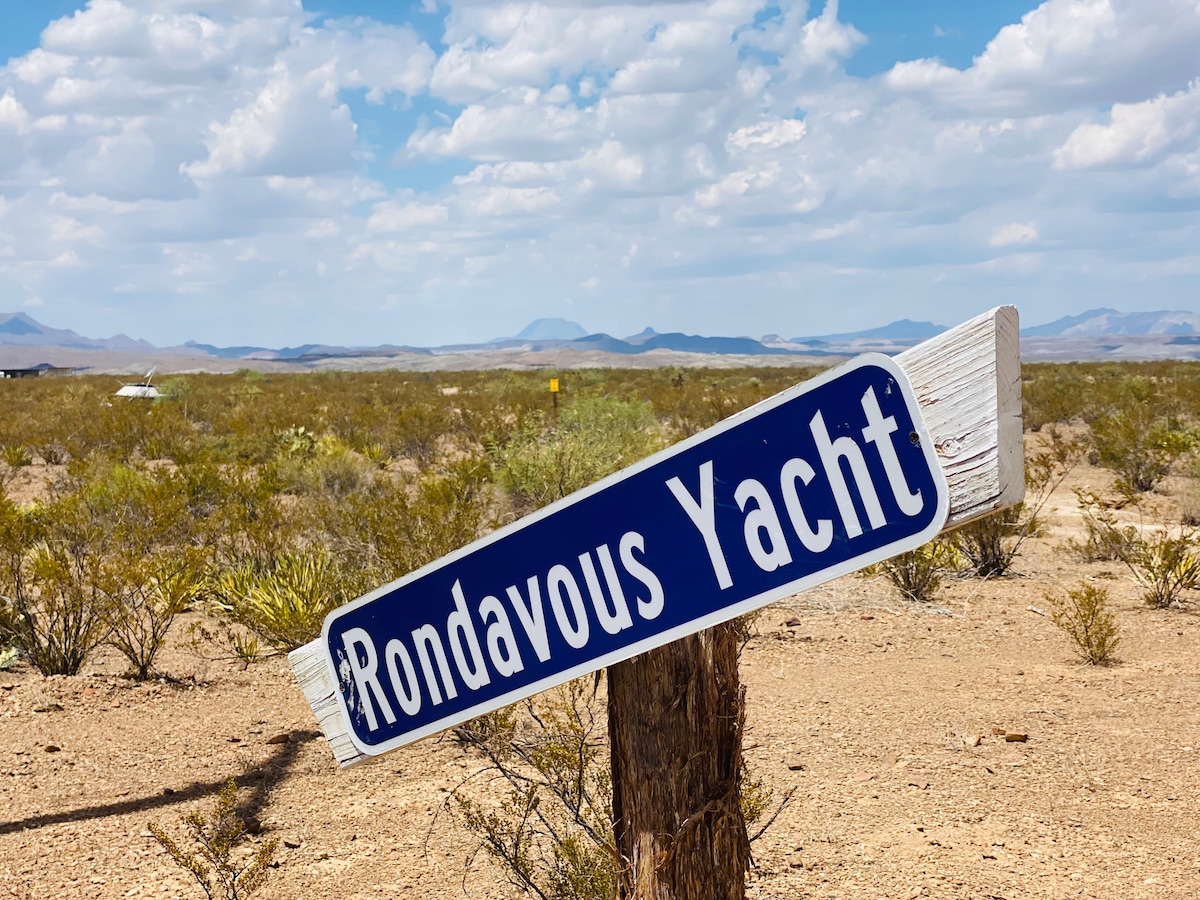 Rondavous Land Yacht - Tin Valley Retro Rentals - Boats for Rent in ...