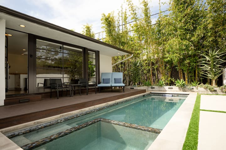 Santa Monica Guesthouse | Work & Recharge - Santa Monica, CA