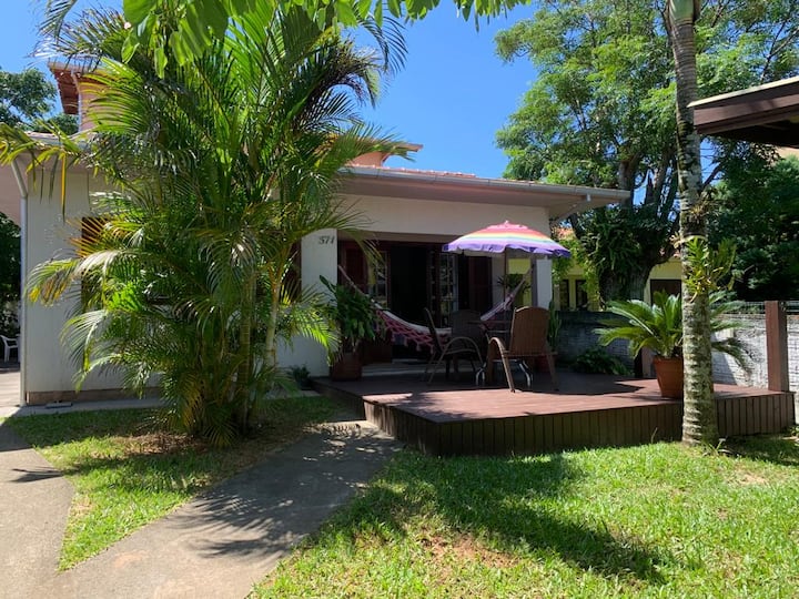 Casa  Aconchegante Centro Garopaba Para Famílias - Garopaba