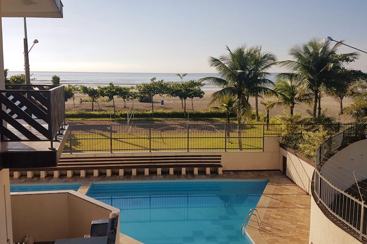 Beach Apartment With Direct Access To The Beach. - Bertioga