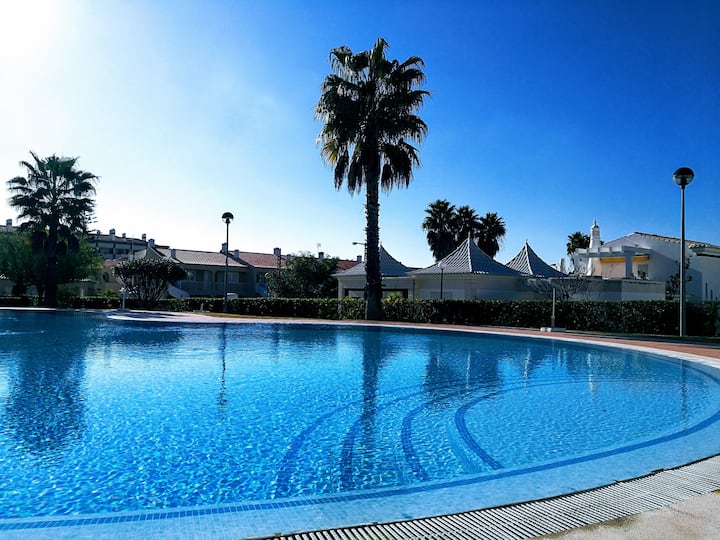 Mornings By The Pool, Vilamoura - Vilamoura