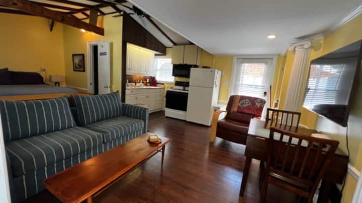 Guest House Get Away! Great Area. Private. Relax! - Sarasota, FL