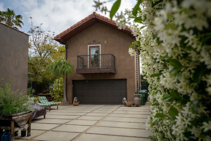 *Charming/private West Hollywood Guesthouse* - Los Angeles, CA