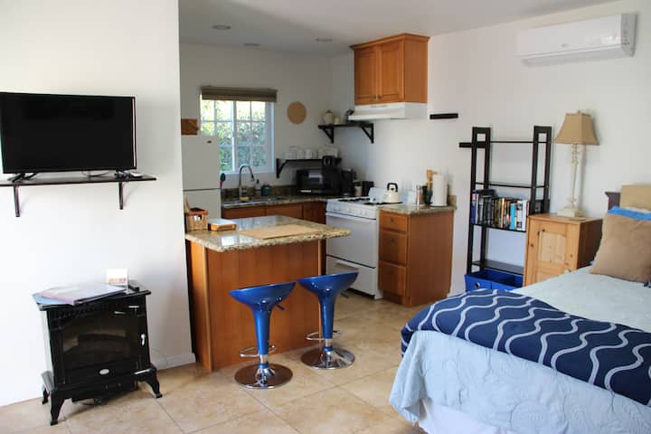 Mar Vista, La  With Private Garden Guest House - Los Angeles, CA