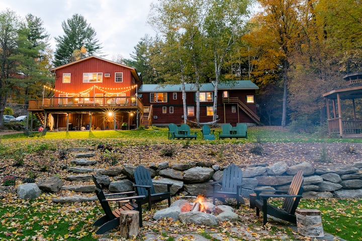 Tamarack Suite | 2 Beds, 1 Bath, Living Room - Stowe, VT