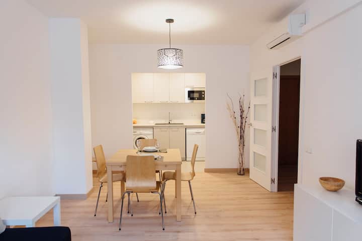 Central & Sunny Apartment Near Passeig De Gracia I -15 Minutes Walking - Barcelona