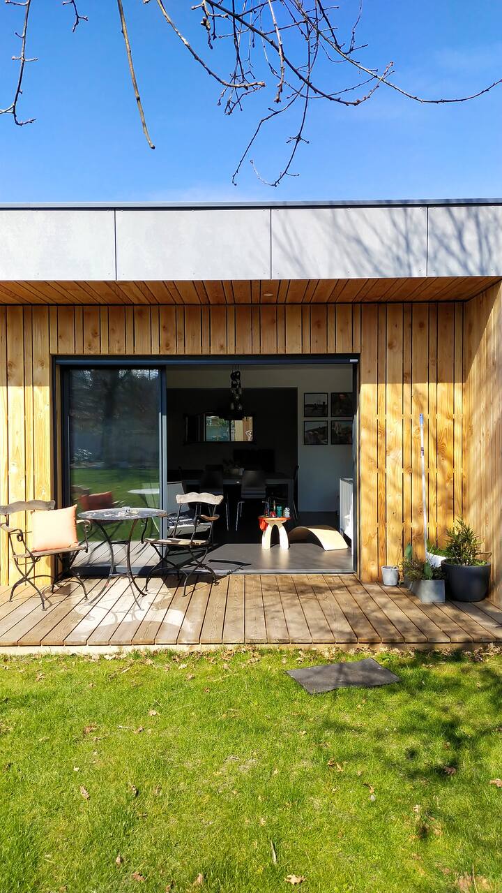 Maison Contemporaine Avec Grand Jardin Et Piscine - Saint-Jean-d'Illac
