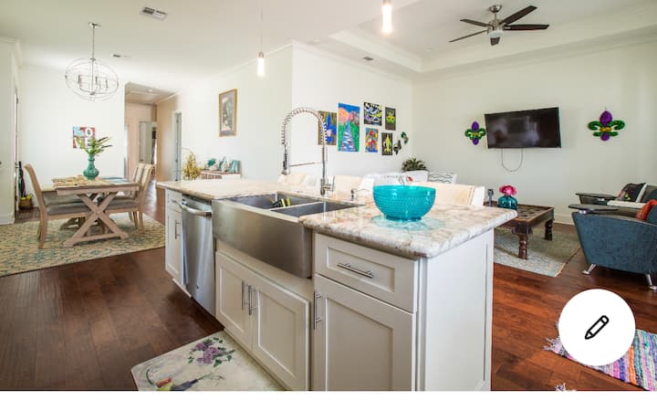 Peaceful-safe Stay During Mardi Gras 2 Private Br - Kenner, LA