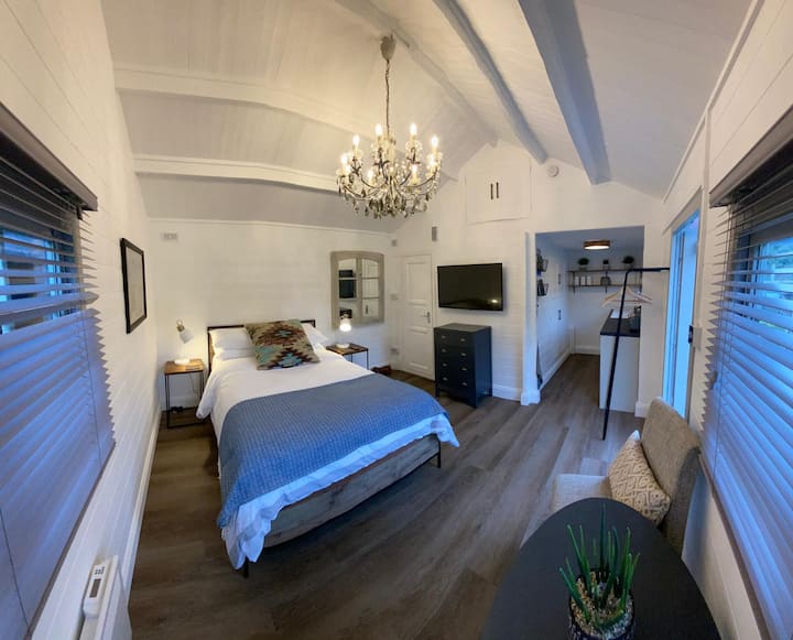 The Potting Shed Luxury Cabin-goodwood Chichester - South Downs