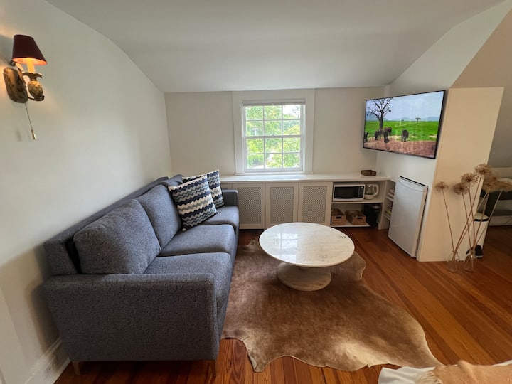 Luxury King Suite In Prestigious Waterfront Home - Harrison, NY