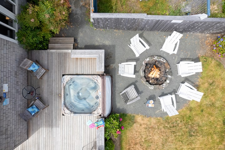 Gg:~}hottub~walktobeach~firepit~bikes~pingpong~dog - Gearhart, OR