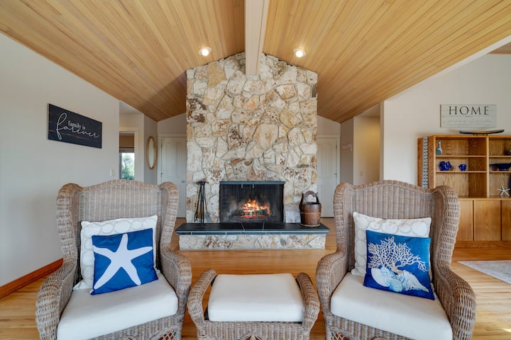 Bliss:}~a+oceanviews~hottub~wildlife~firepit~cornhole~pingpong~deck& Yard~dogok - Astoria