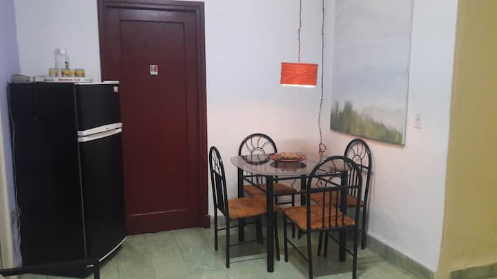 Independent Apartment Near The Malecon Hab. - ハバナ