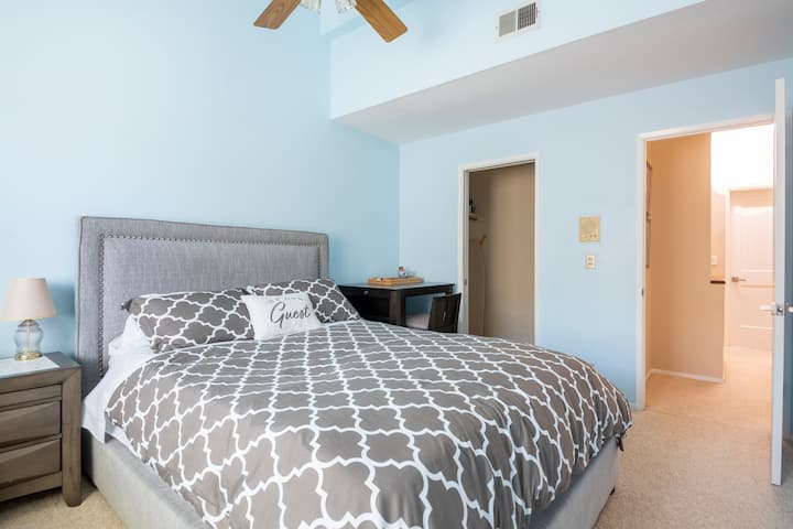 Private Bathroom-close To Beach-lax-northrop-sofi - Hermosa Beach, CA