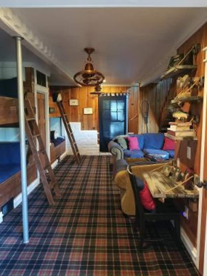 The Semi-famous "Bunkhouse" - Lake Arrowhead, CA