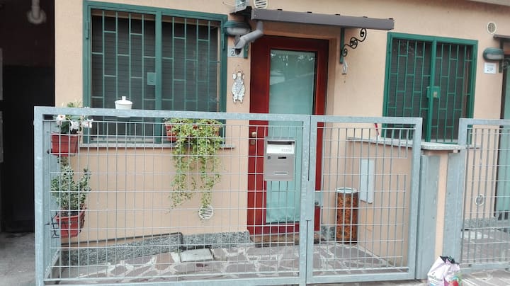 Accogliente Bilocale Con Ingresso Indipendente - San Donato Milanese