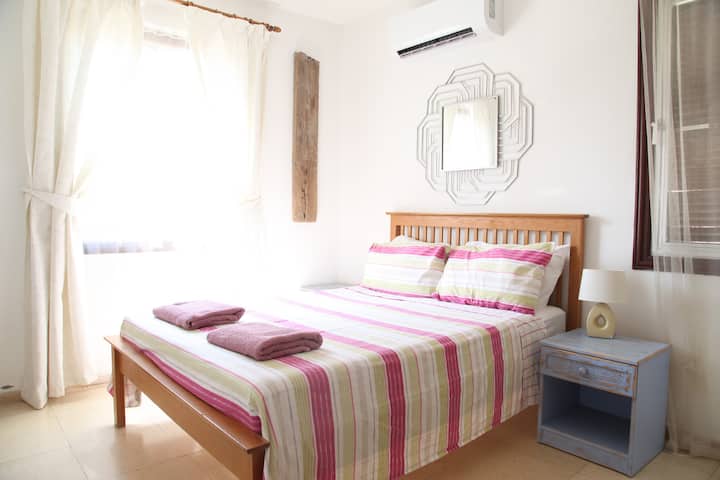 10 Mins Walk To The Sea! - Paphos