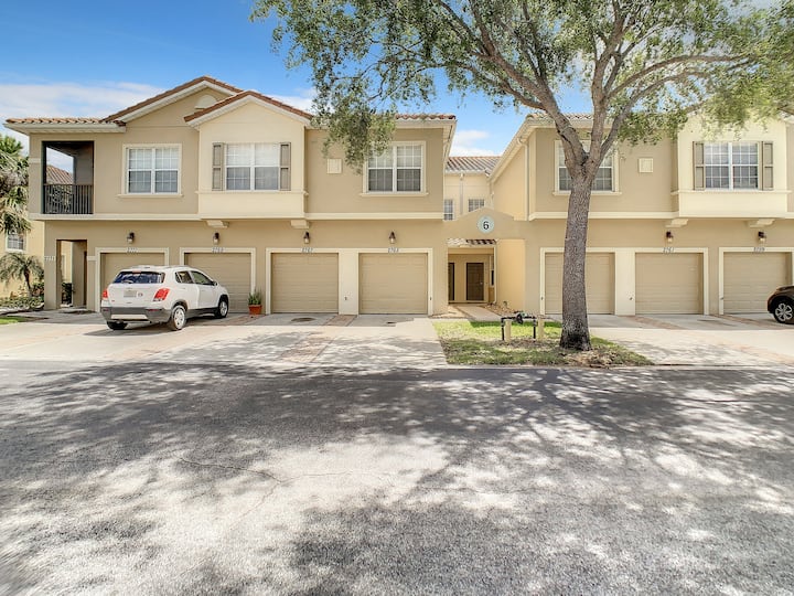 1808 Sqft 4br Townhome,1.5 Miles To Disney - ESPN Wide World of Sports Complex