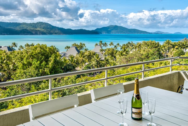 Poinciana 206 Beach Side 2 Bedroom Apartment - Hamilton Island