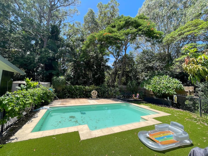 Sunshine Coast Studio *Check Out Our Reviews - Maroochydore